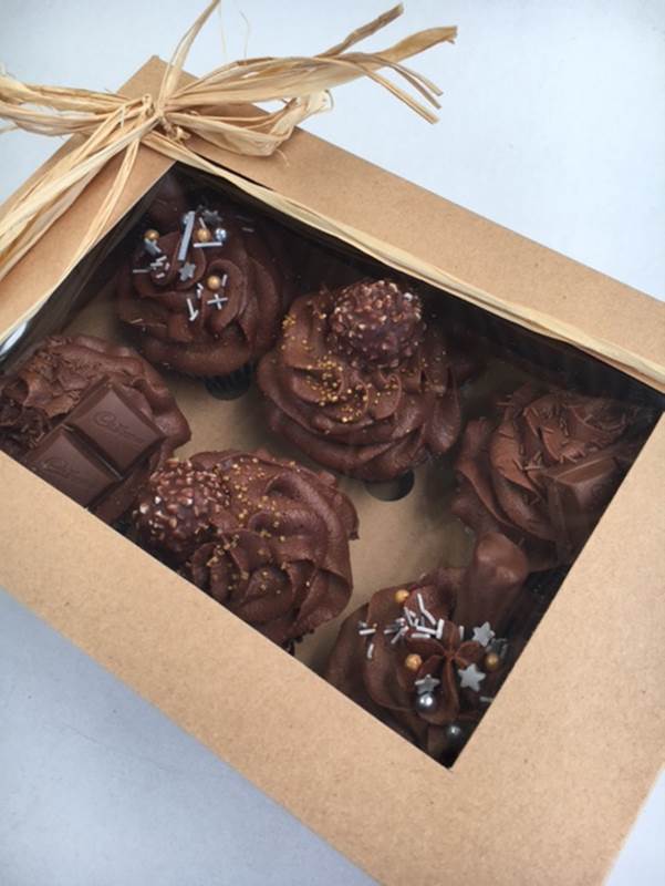 Boxed Cakes – Cakes n Blooms